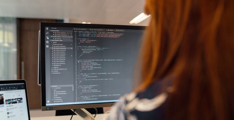 Jefe de desarrollo de software: Conoce sus funciones 2025