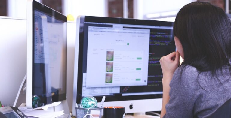 Programador de software: Conoce sus funciones 2025